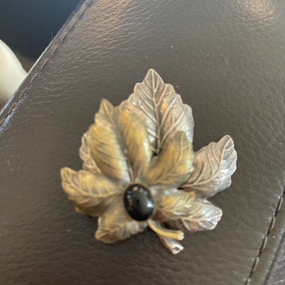 None | Accessories | Vintage Leaf Pin | Poshmark